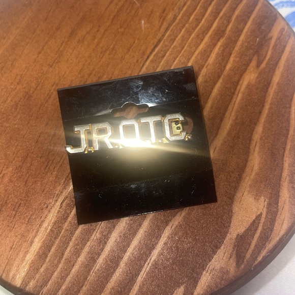 JROTC | Accessories | Jrotc Military Style Gold Tone Collectible Pin ...